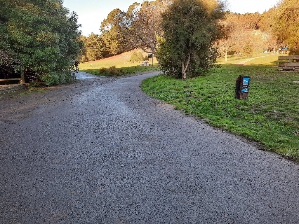 Halswell Quarry - Rim Track | Accessible walking tracks | Accessibel
